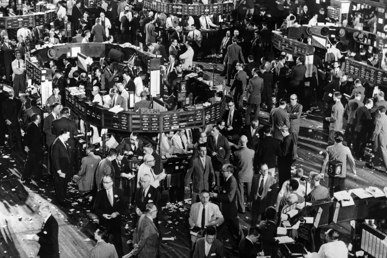Looking Back to 1880, Stocks Are Pricey. How They Keep Climbing.