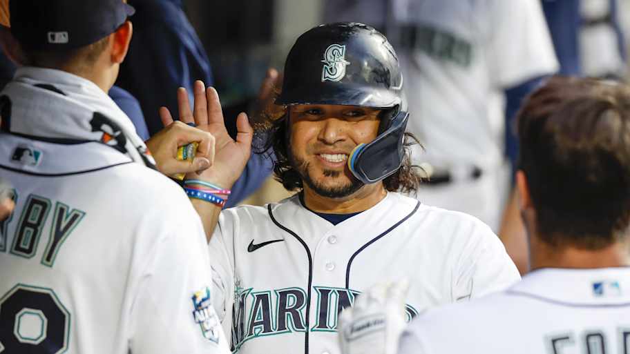 Eugenio Suárez linked to NL club after short Mariners stint