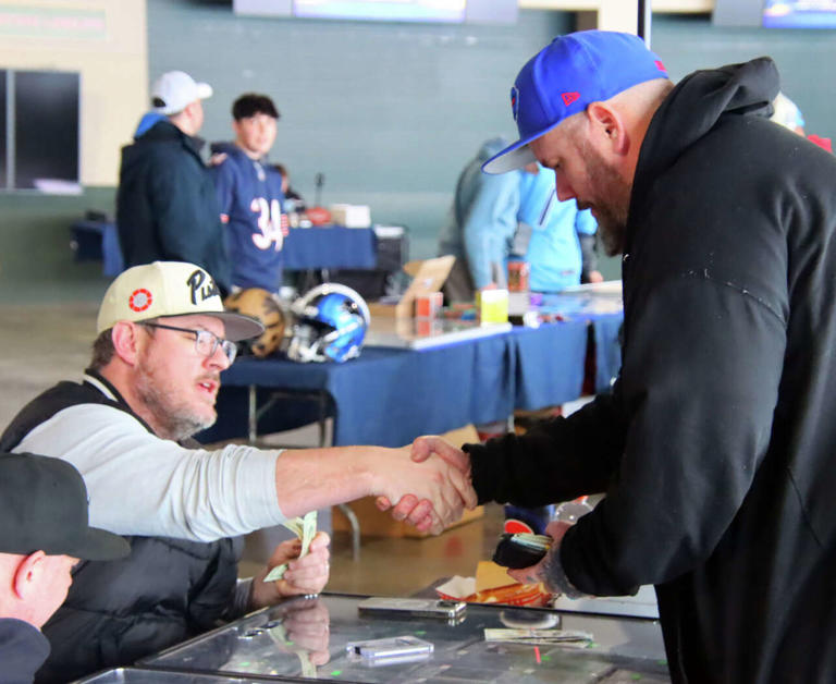 Photos: Collectors pack Dow Diamond for inaugural sports card show