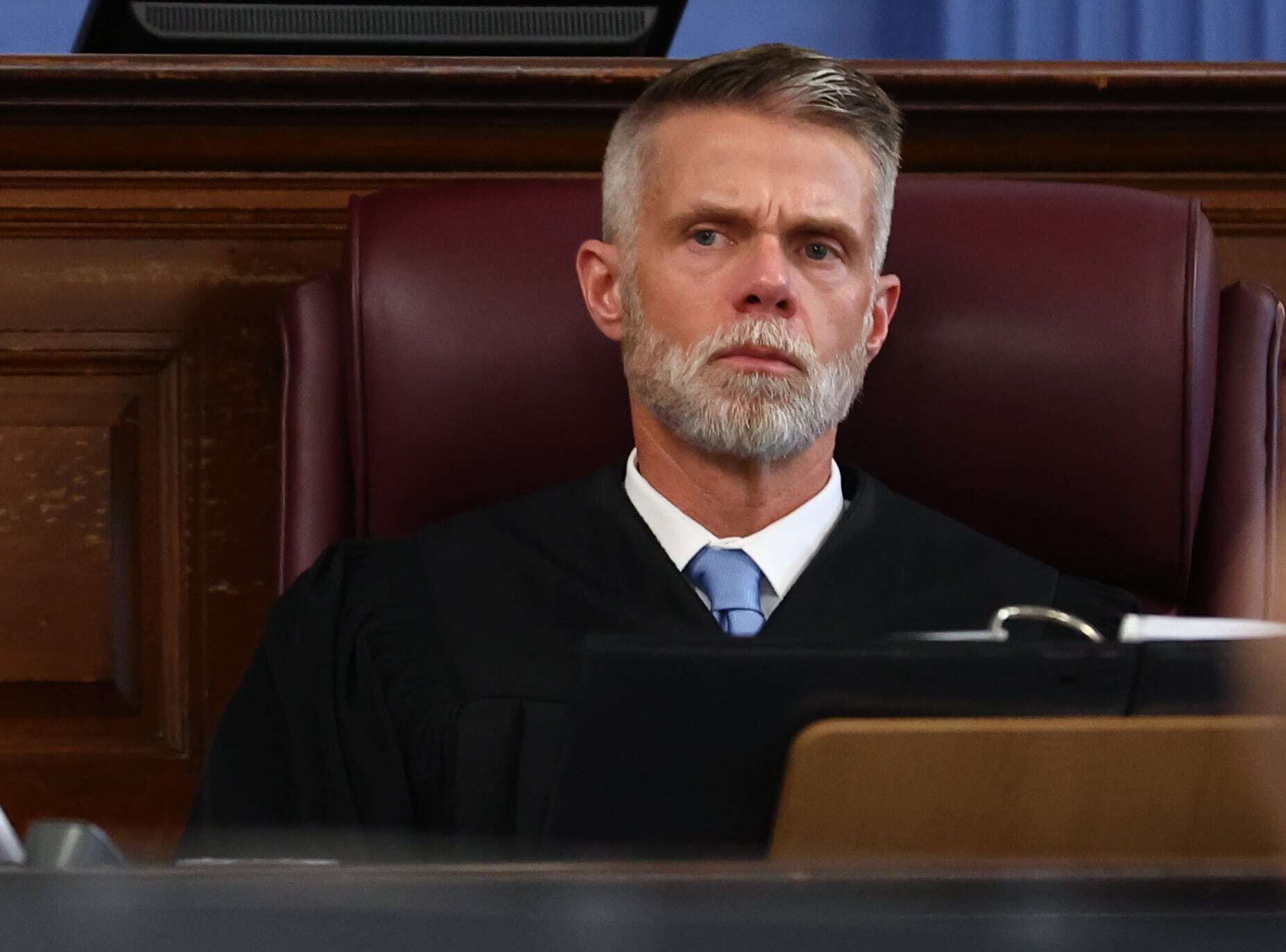 In rare move, jurors ask to speak to judge alone in trial for former ...