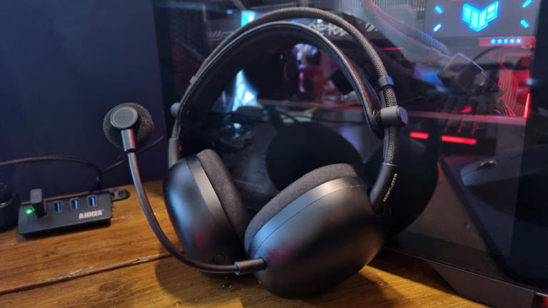 Sony has made a great ultra-lightweight wireless gaming headset, but ...