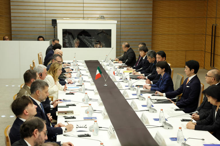 Meloni: "Da Italia e Giappone impegno per la pace a Kiev e in Medio ...