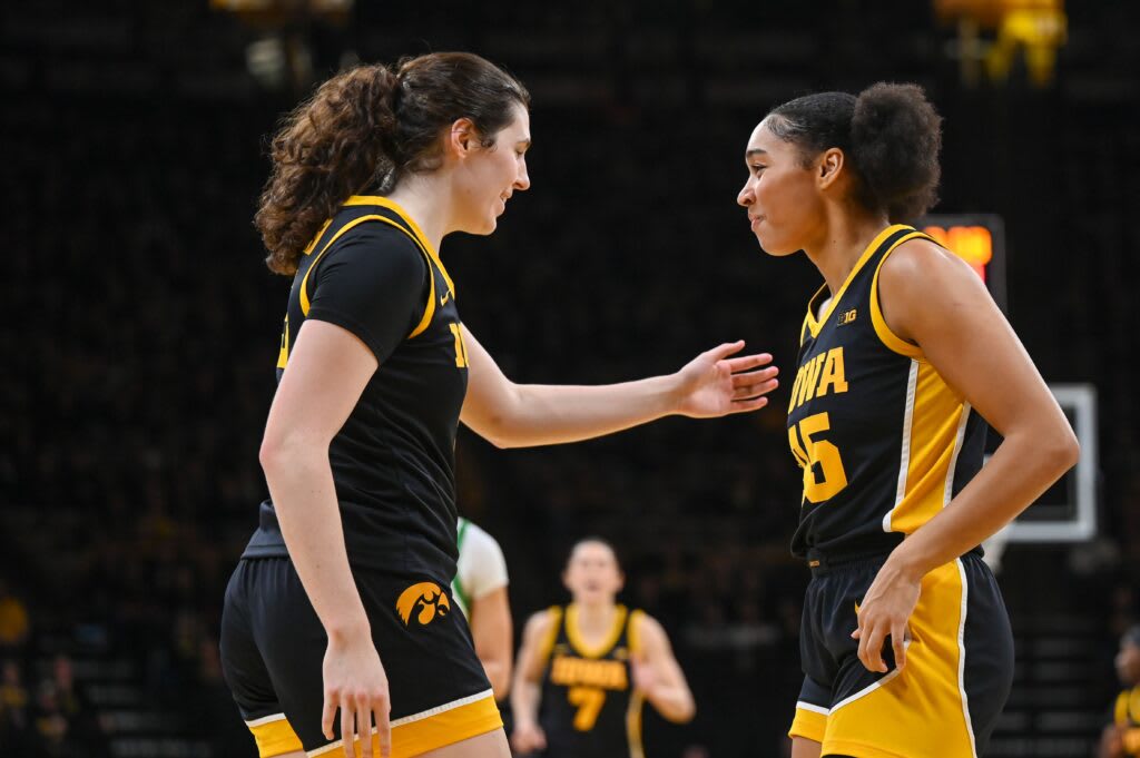 Photo gallery: Iowa women’s basketball vs Oregon