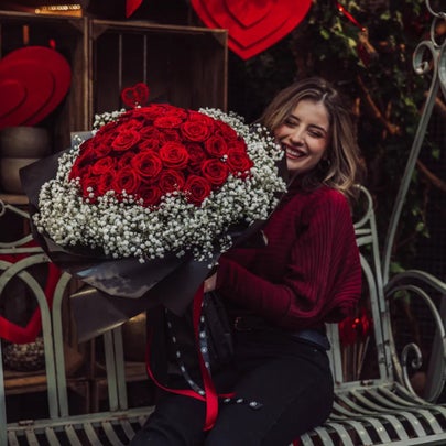 How to pick the perfect Valentine's bouquet for every stage of your ...