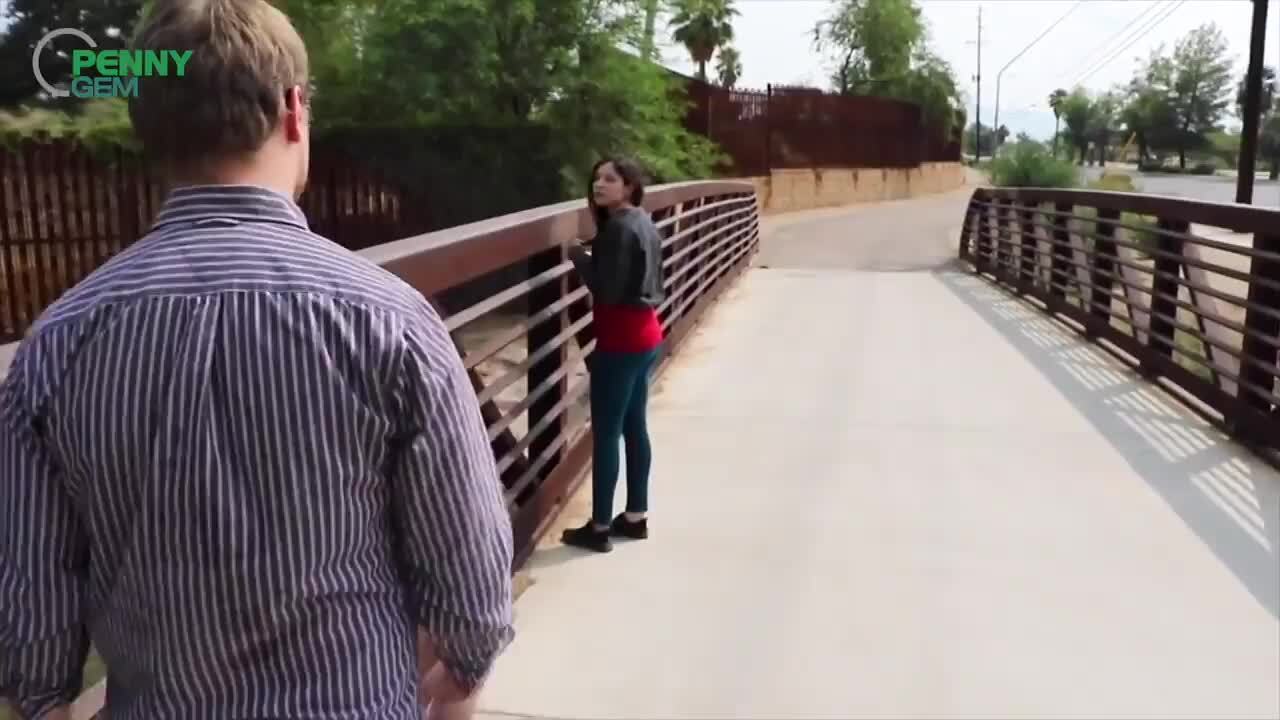 How to talk about money early without making a new relationship awkward