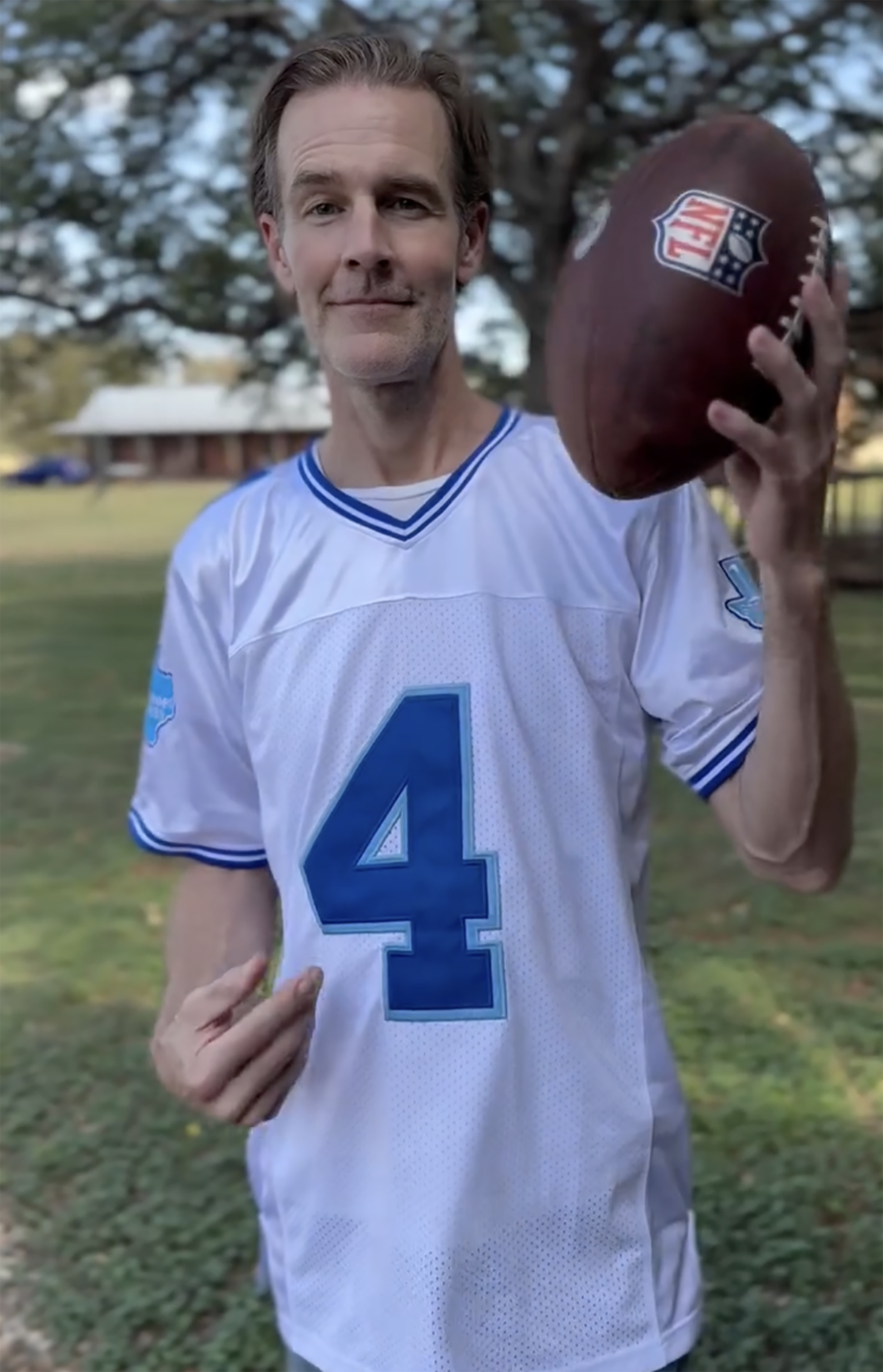 James Van Der Beek abandons 'impossible' New Year's resolutions during ...