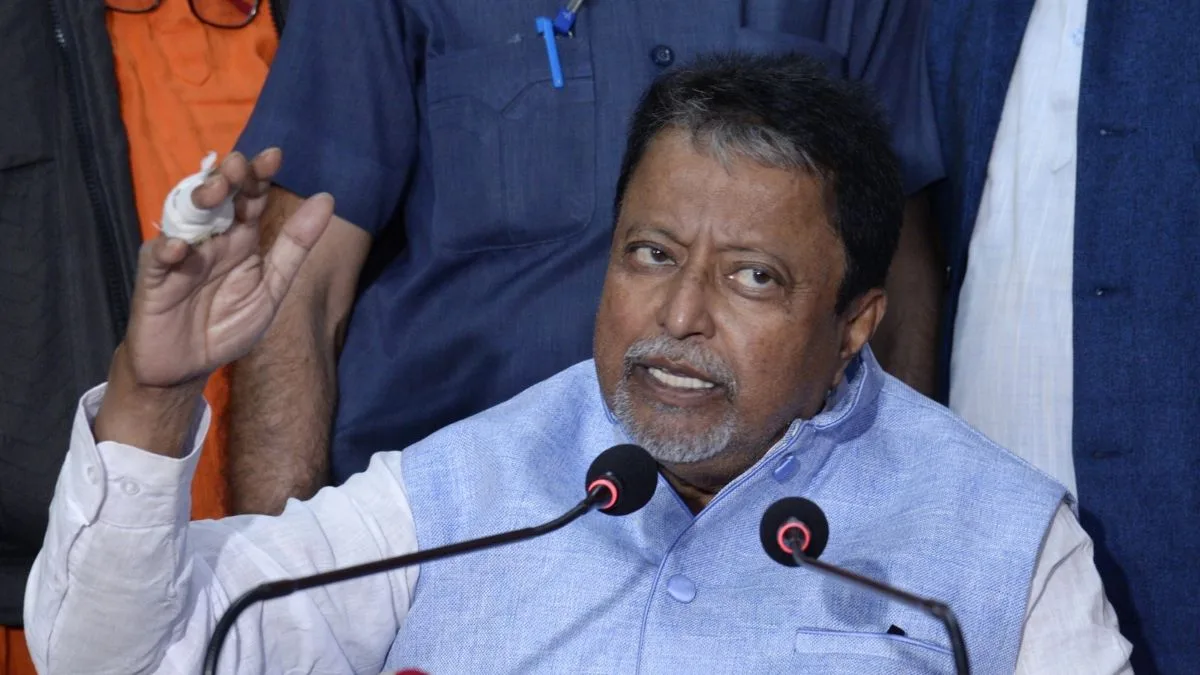 SC puts on hold Calcutta HC judgment disqualifying Mukul Roy as MLA ...