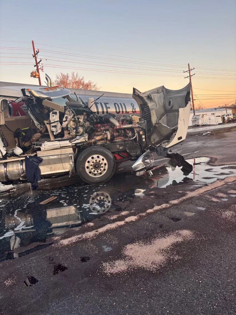 Oil spill shuts down Highway 23 in Belle Chasse; bus routes and traffic ...