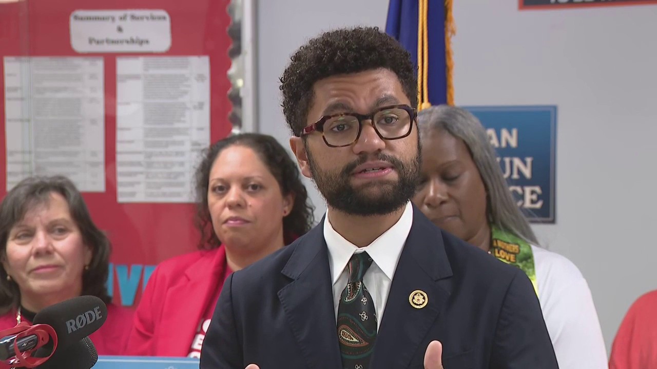 A 'corruption': Rep. Maxwell Frost says taxpayer dollars used for ICE ...