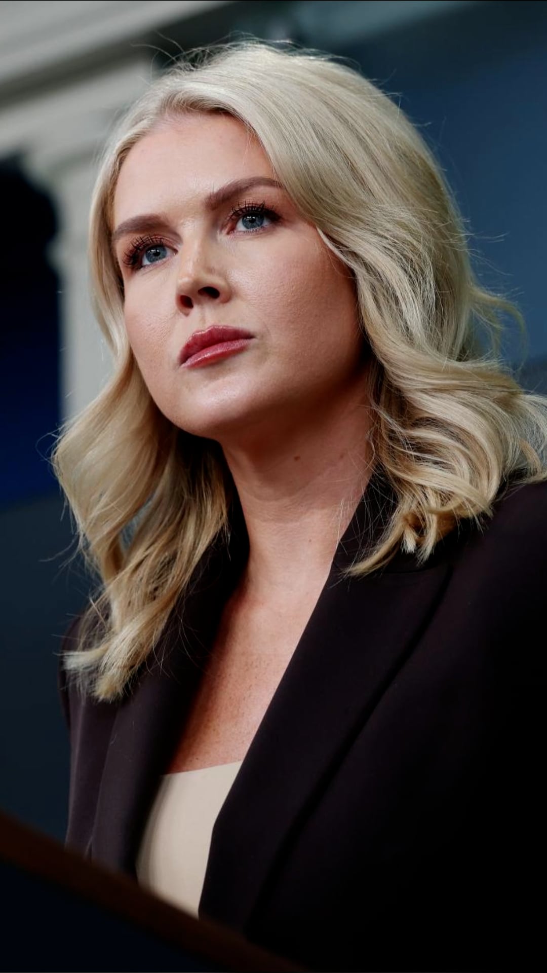 Leavitt calls reporter a “left-wing hack” over ICE question