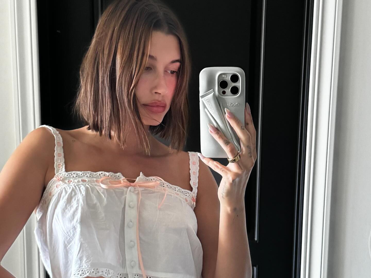 How to elevate your in-between bob and make your grow-out phase look ...