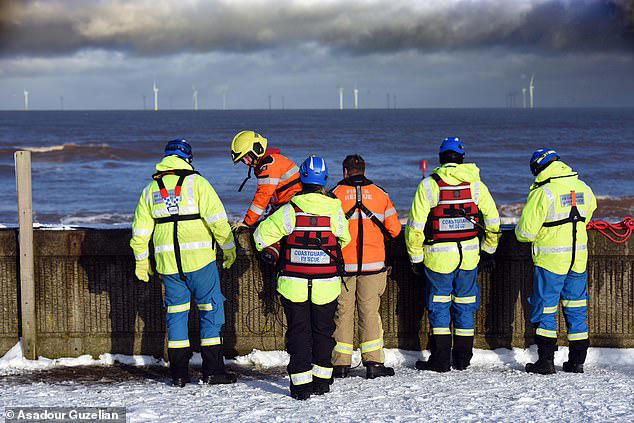 Body is found in hunt for missing girl, 15, after her mother and passer ...