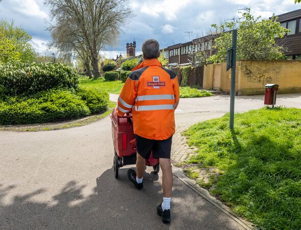 Postman baffled by road markings that 'don't make sense' spotted while ...