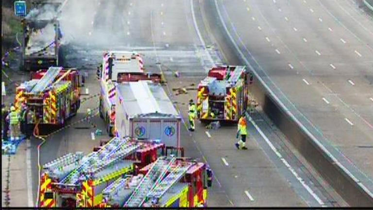 M25 chaos: Lorry fire forces full motorway closure