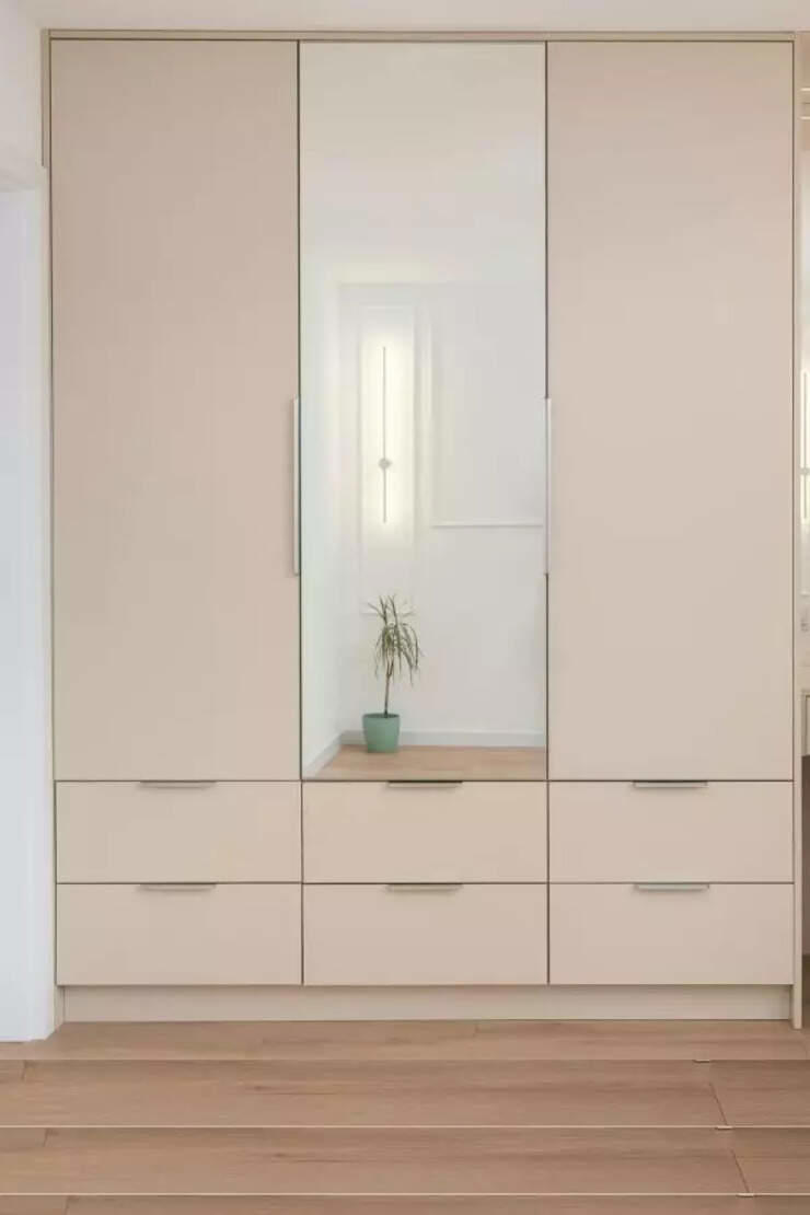 Tired of outfit stress? The capsule wardrobe trend is back, proving ...