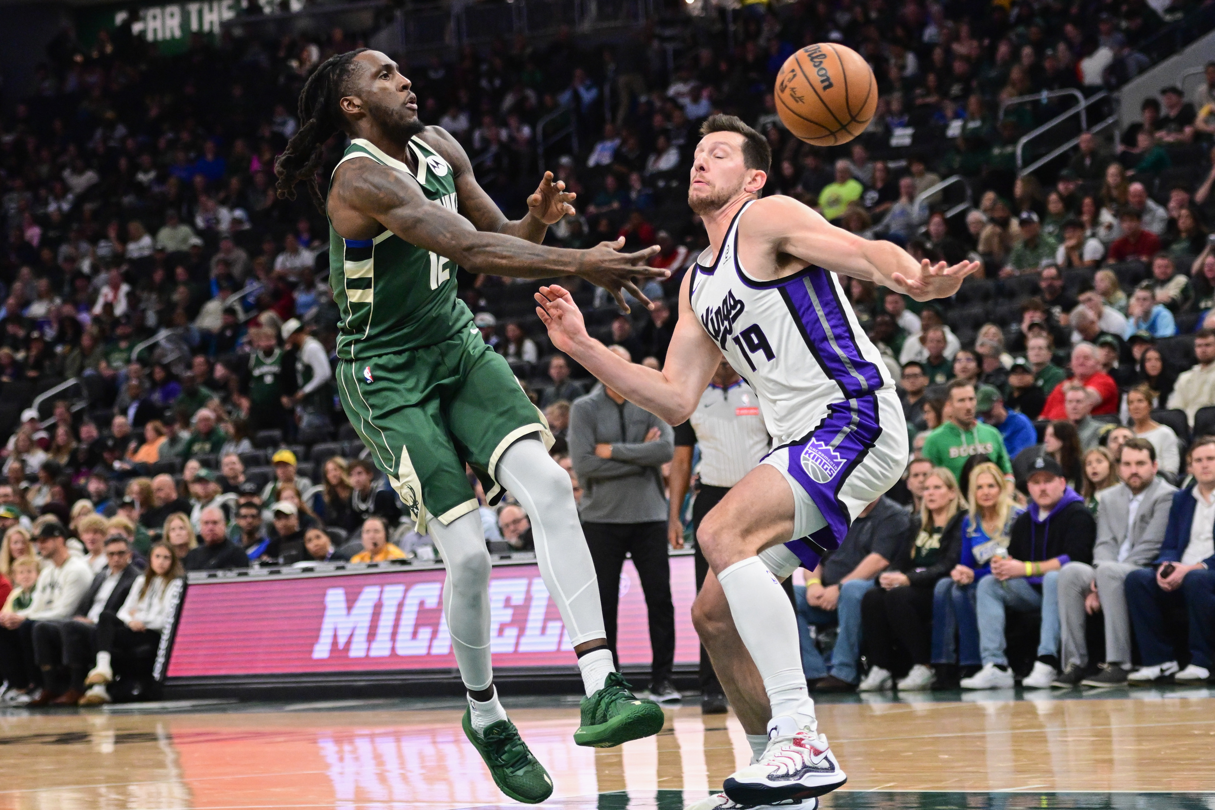 Milwaukee Bucks make dubious franchise history in 119-101 loss to San ...