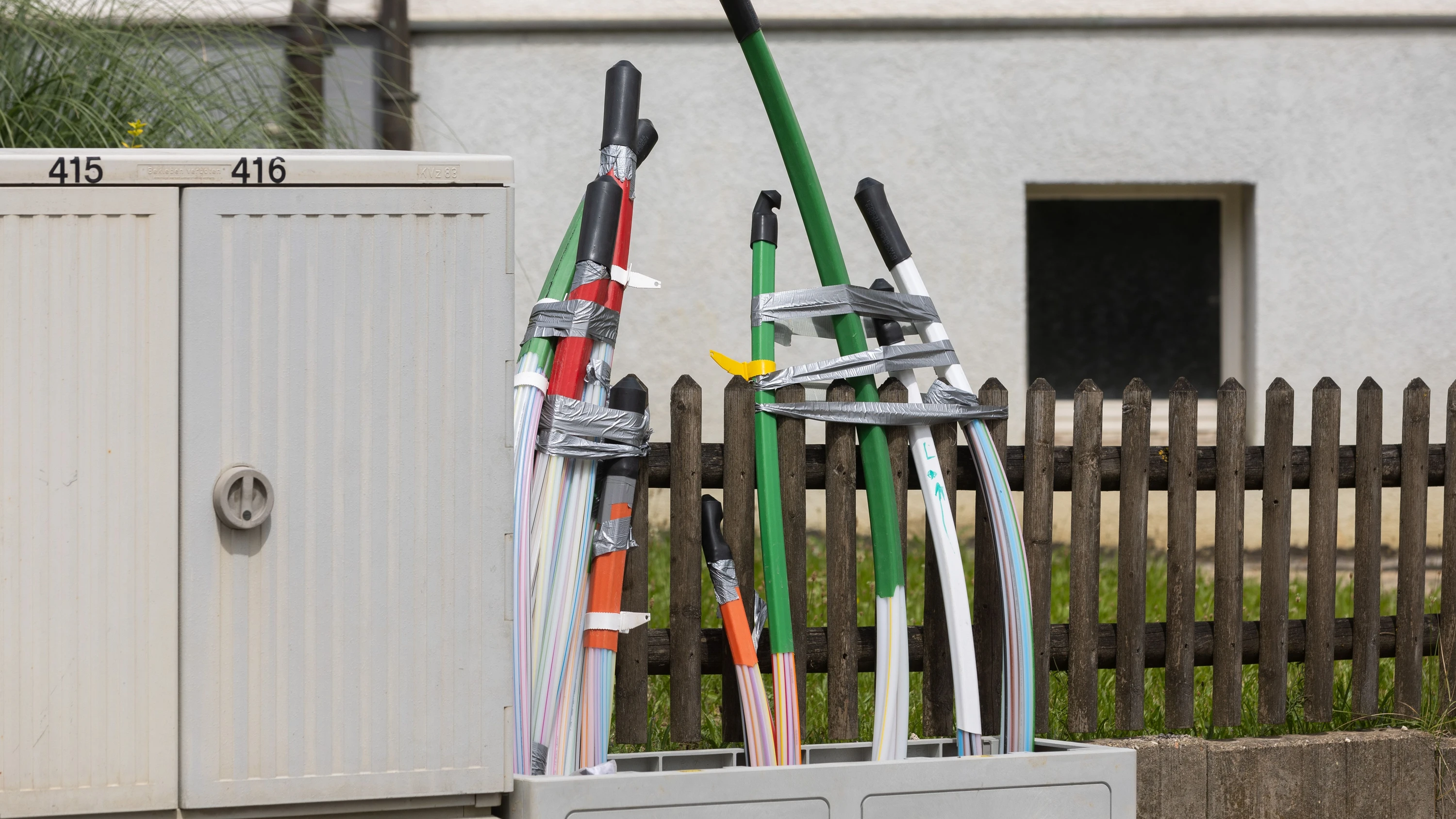 Irreführende Information: Verbraucherzentrale mahnt Glasfaseranbieter ab