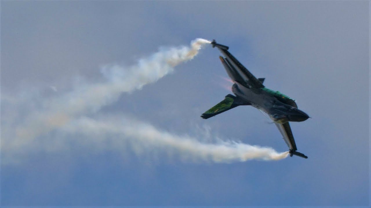 This F-16 made its first public appearance