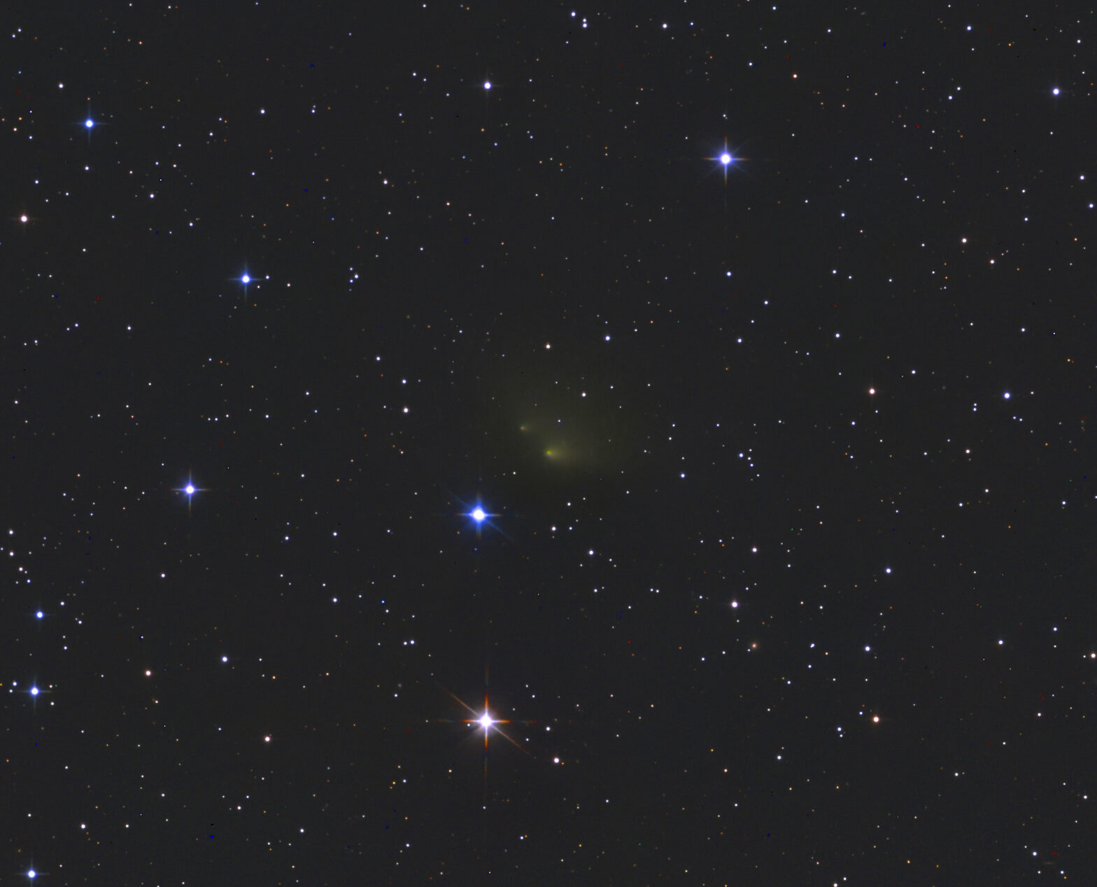 See a comet inside a comet