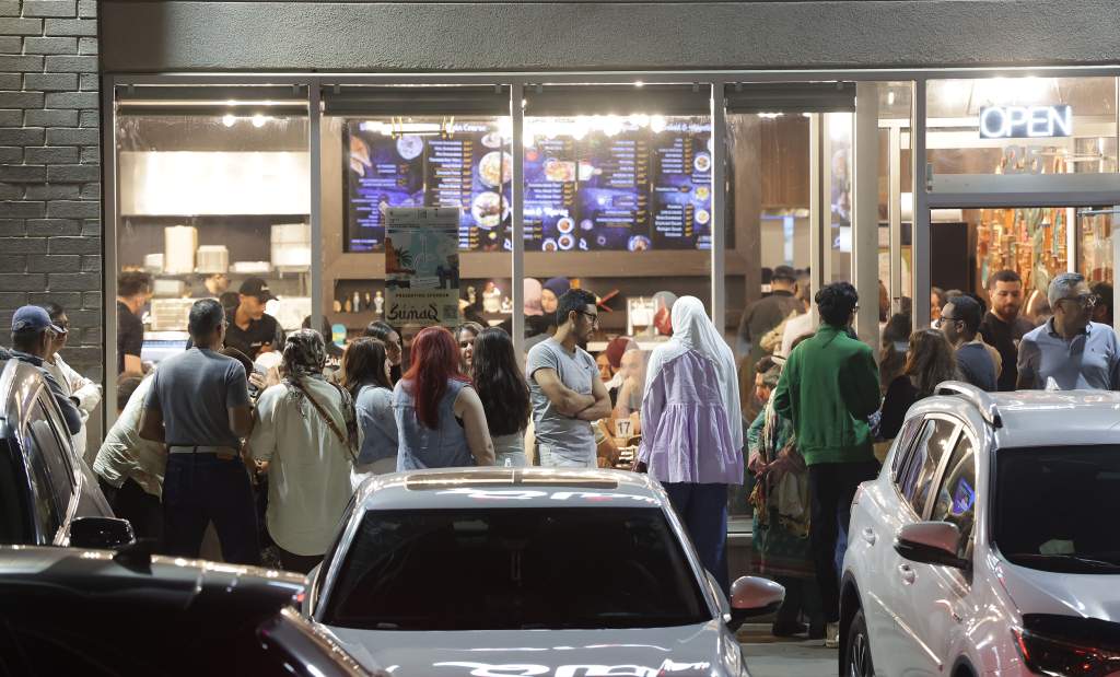 Mississauga imposes restrictions on restaurant growth at Ridgeway Plaza