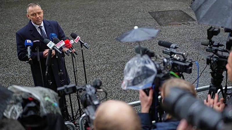 Polish president slams EU as a 'fading star' while warning of Russian ...