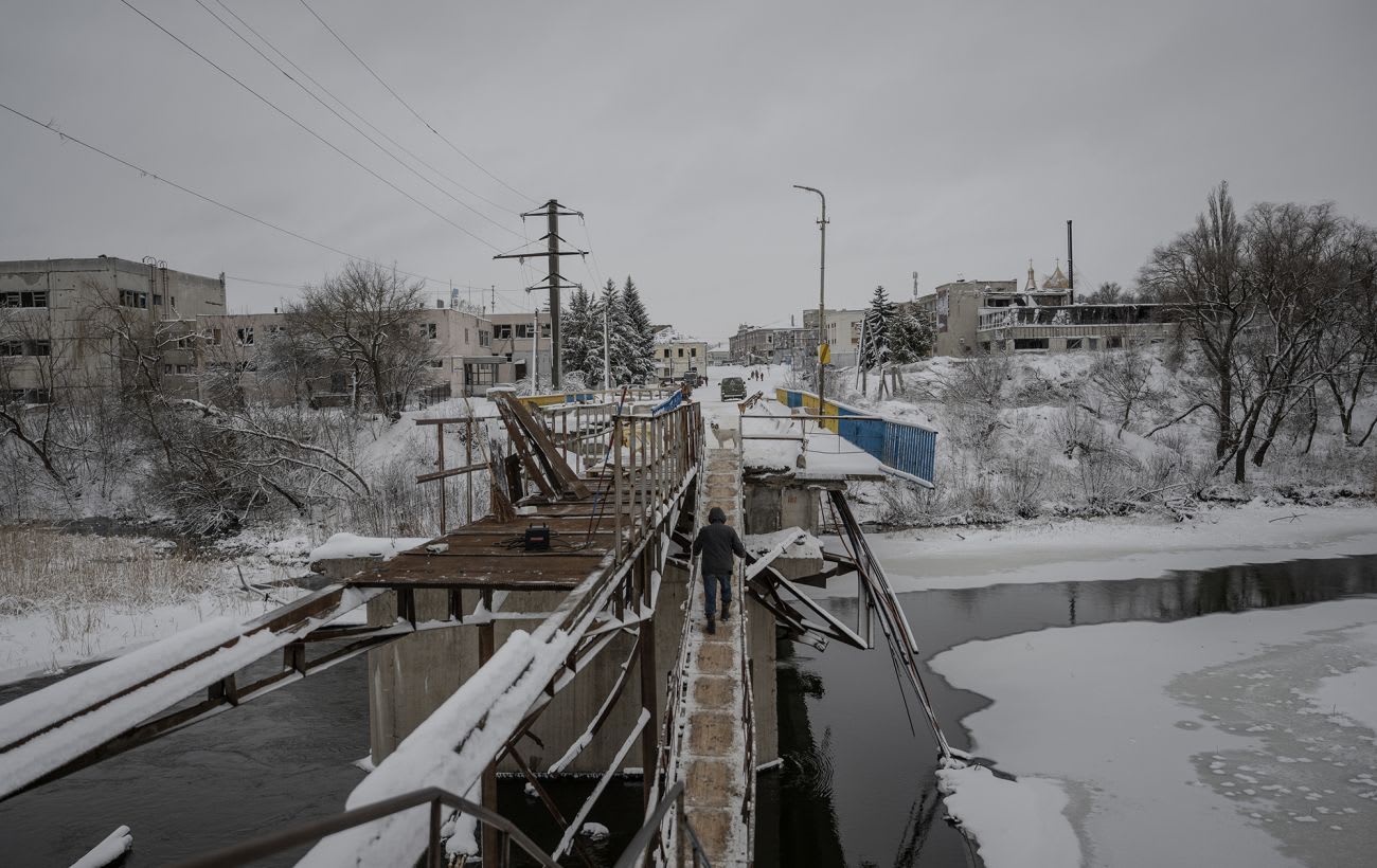 Russia bombs checkpoint in Ukraine's Kharkiv region: Casualties reported