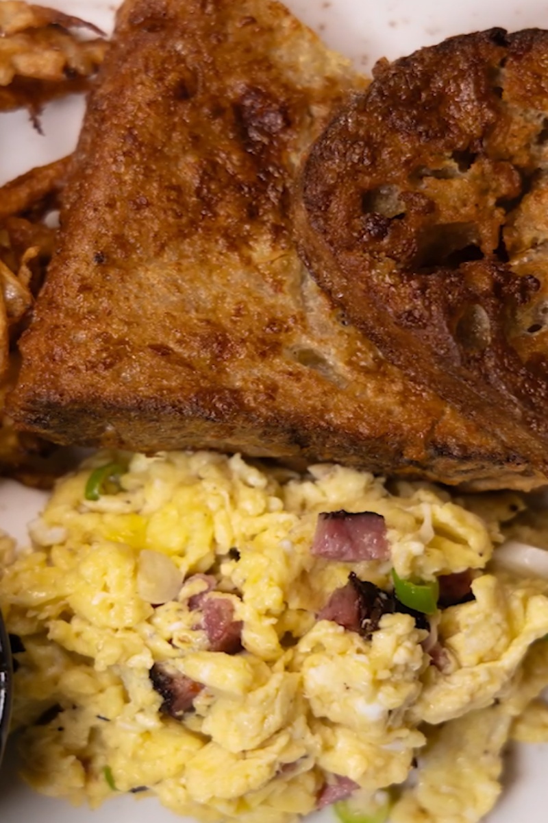 Pain perdu salé croustillant à la serbe