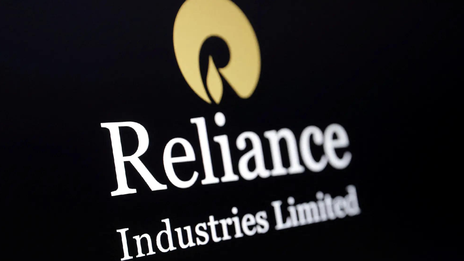 Reliance Q3 FY26: Profits, revenue inch up as Jio and O2C lead growth ...