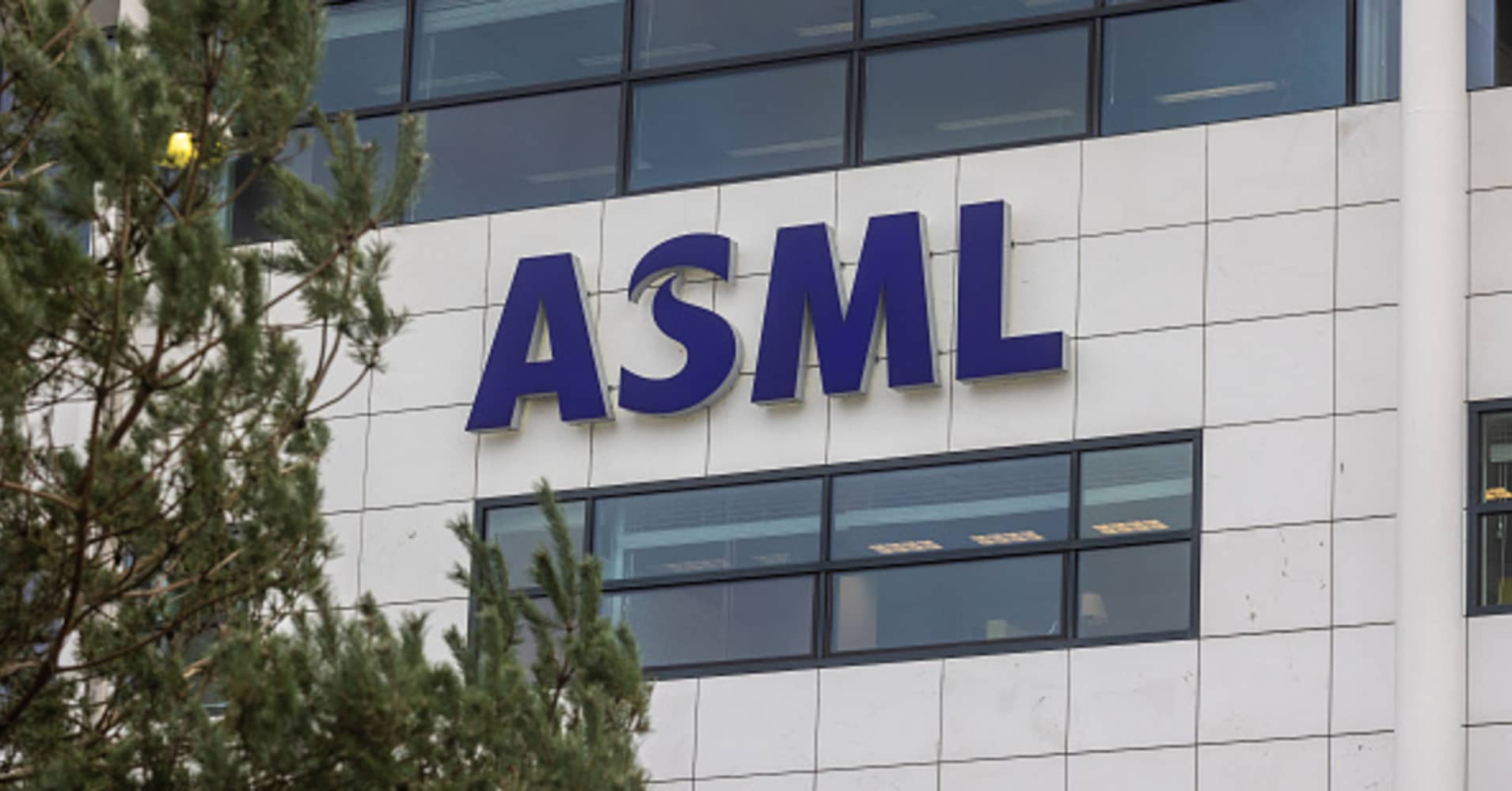 ASML hits record high on AI boost — and analysts see plenty of room to run