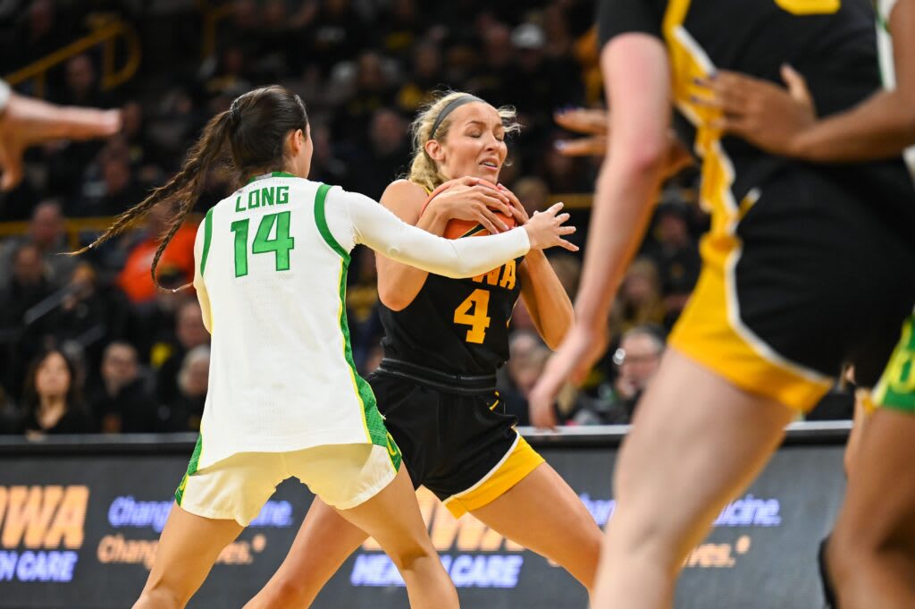 Photo gallery: Iowa women’s basketball vs Oregon