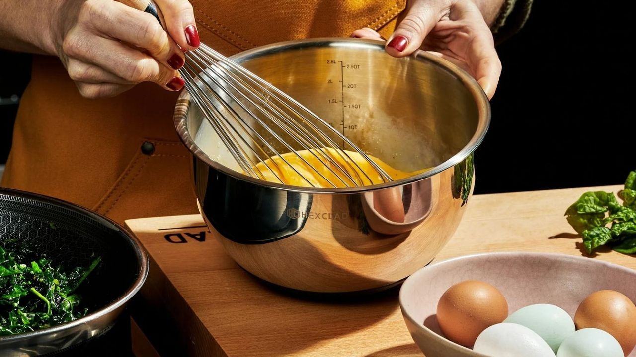 HexClad's non-toxic, sealable mixing bowls keep food fresh three times ...