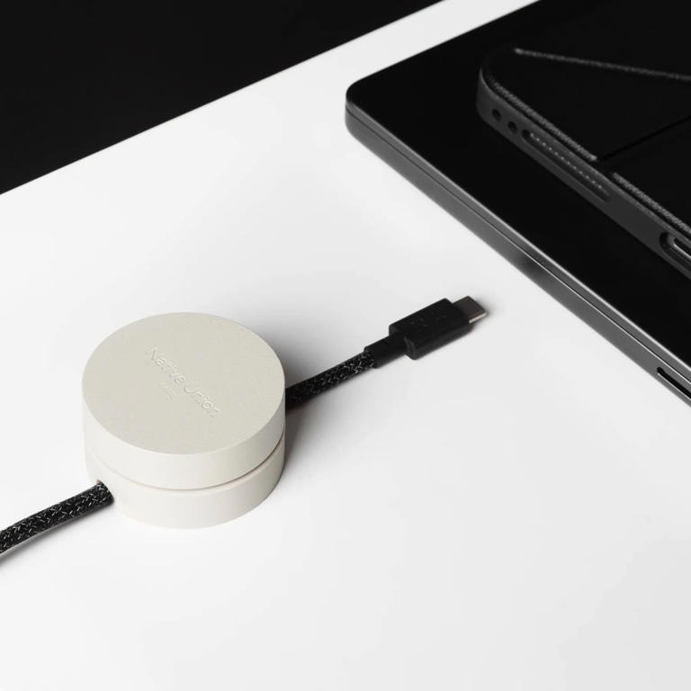 Native Union tire les range-câbles vers le haut