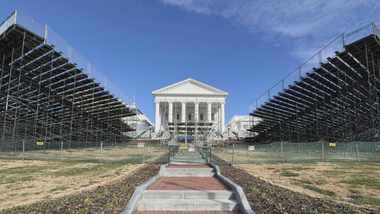 Cannon fire, flyover will be part of the inauguration