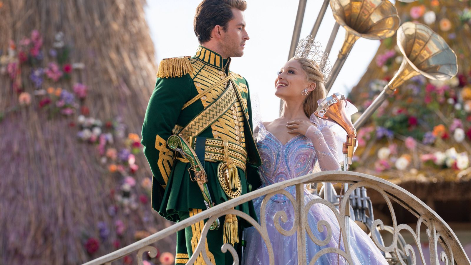 Ariana Grande y Jonathan Bailey ('Wicked') volverán a reunirse, pero ...