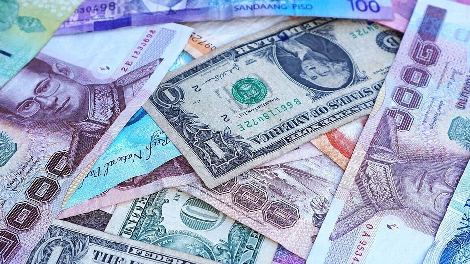 India's forex reserves jump $392 million to $687.19 billion, RBI data ...