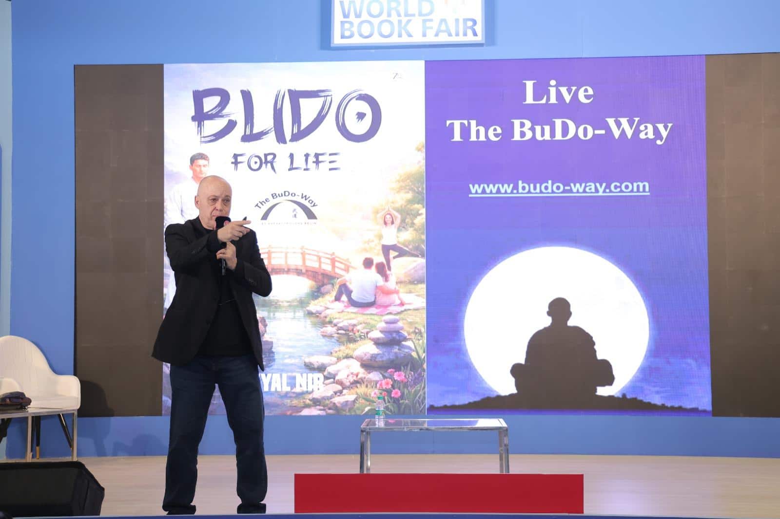 'Happy to see the Kindle generation reading': Navy chief speaks at ...