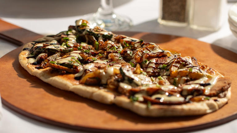 This rich and savory Trader Joe's flatbread is a hidden gem for fast ...