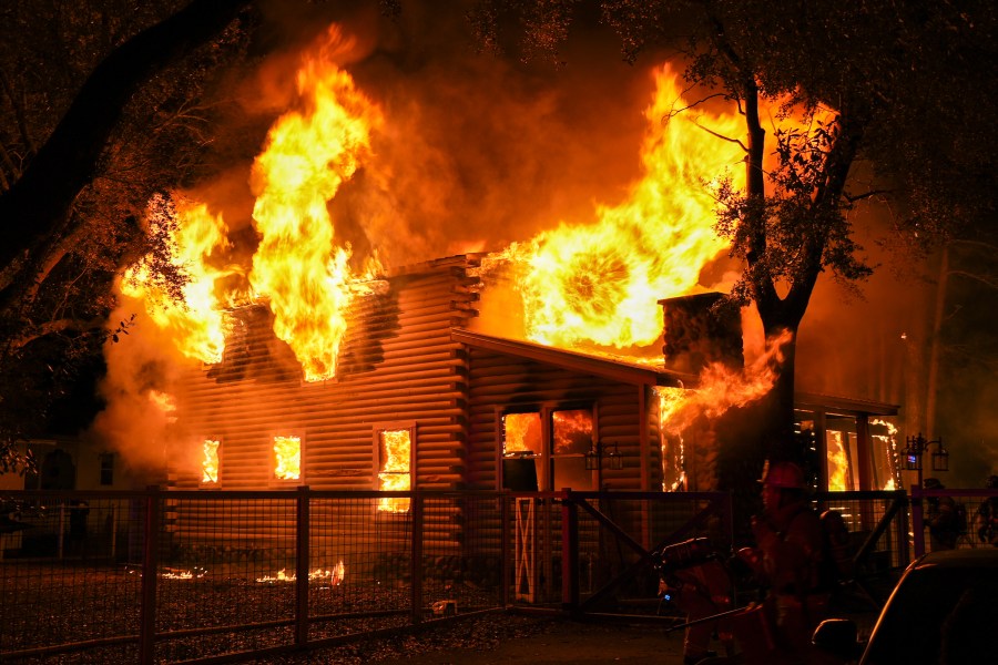 Firefighters battle blaze in Santa Rosa Beach, 100-pound tortoise rescued