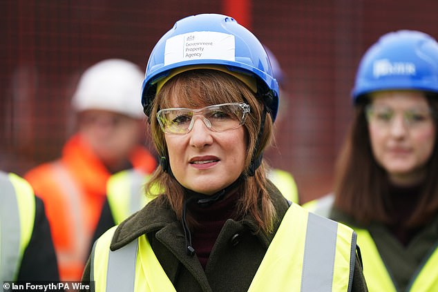 Ministers bid to quell alarm over Nigel Farage's vow to unveil a Labour ...