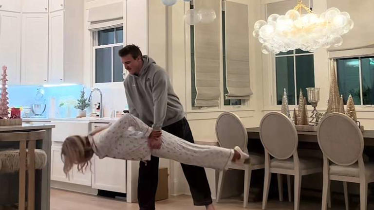 Lane Kiffin’s daughter Landry does insane acrobatic pose with bf, LSU’s ...