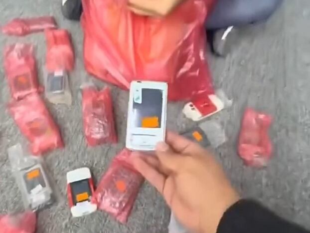 Nokia phones delivered 16 years late in Libya