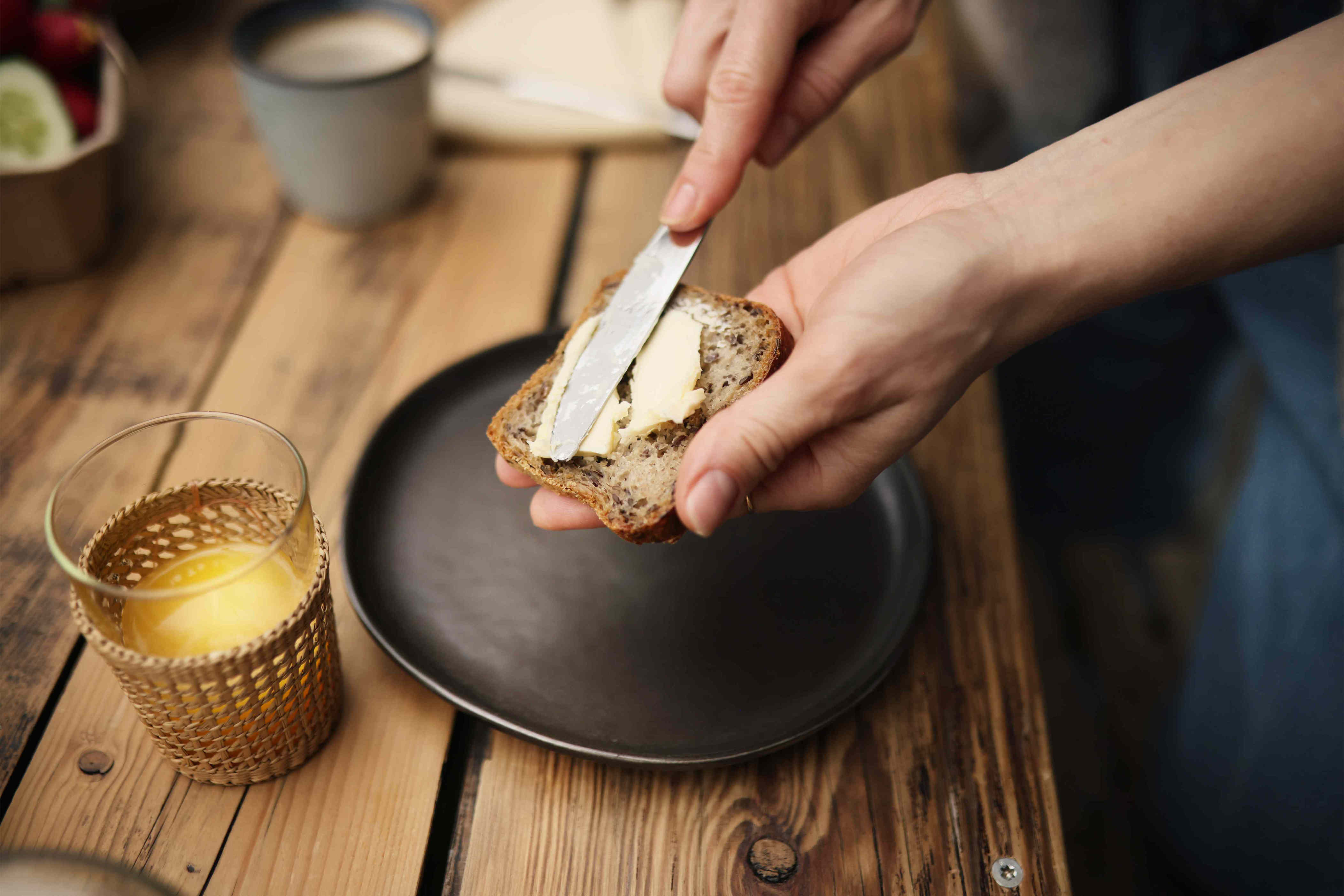 This $11 kitchen tool is a genius hack for spreading cold butter like a ...