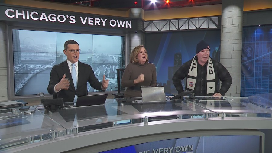 Jim Cornelison leads WGN’s Dan Ponce and Robin Baumgarten in singing ...