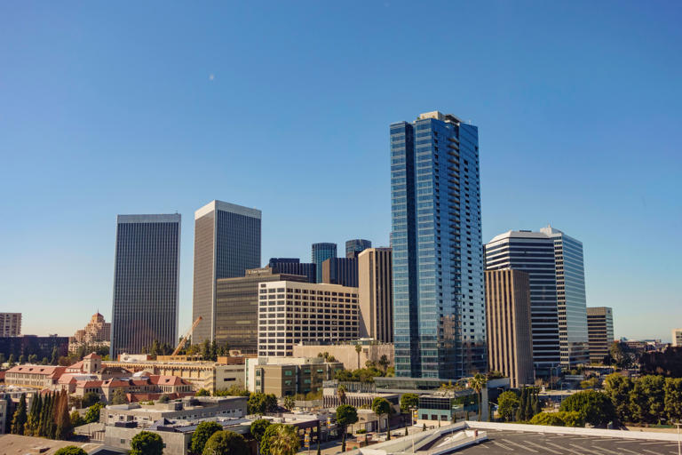 Where does Rihanna live? Examining the star’s homes, from luxe LA ...