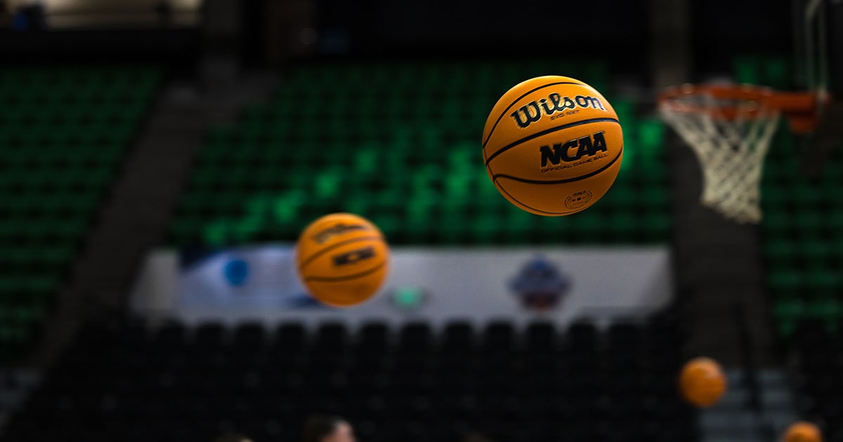 Arkansas high school boys basketball player breaks 40-plus year old ...