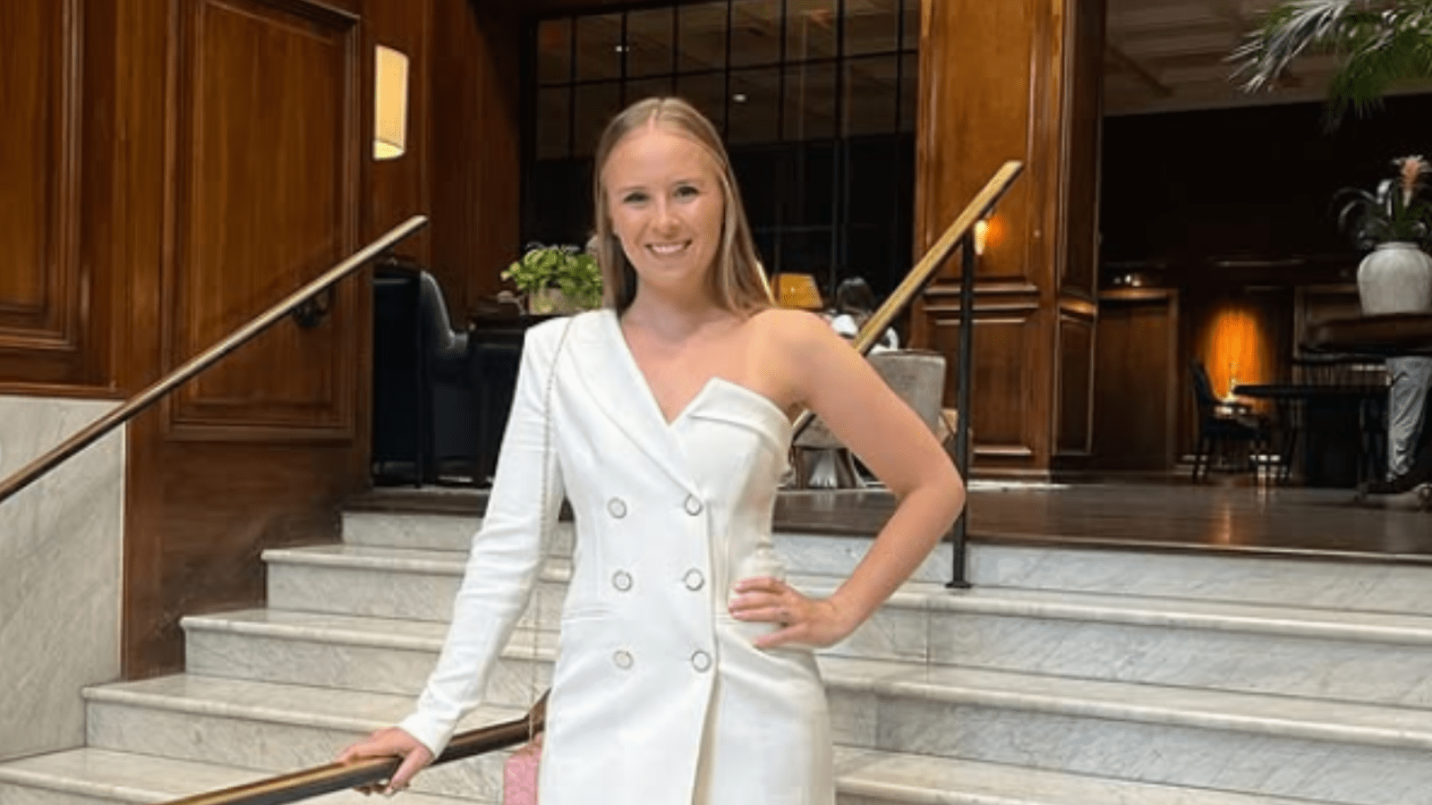 10 photos of Kyle Tucker's wife, Samantha: Age, how they met, wedding ...