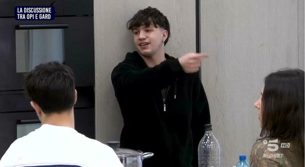 Amici 25, Opi contro tutti: è davvero colpa sua o la scuola lo sta ...