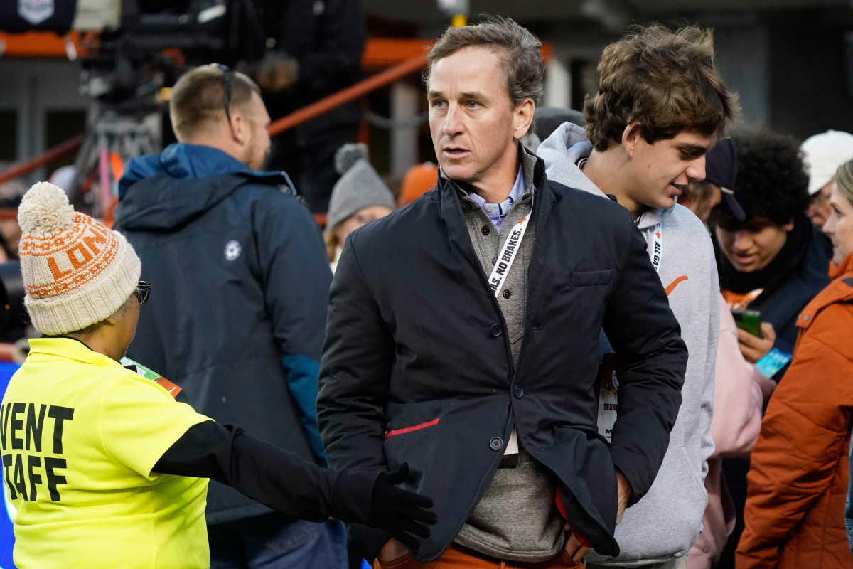 Cooper Manning & Capital One on business, football and family