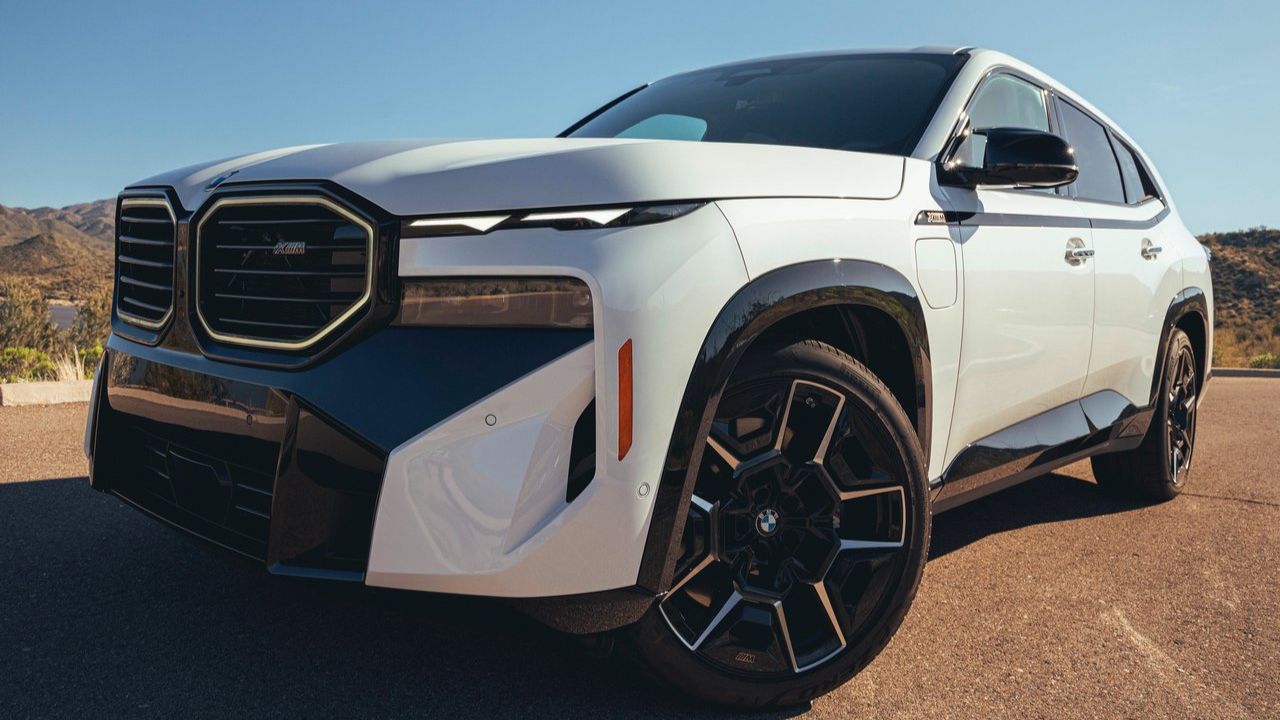 BMW didn’t fix the XM’s face for 2026, but they fixed almost everything ...