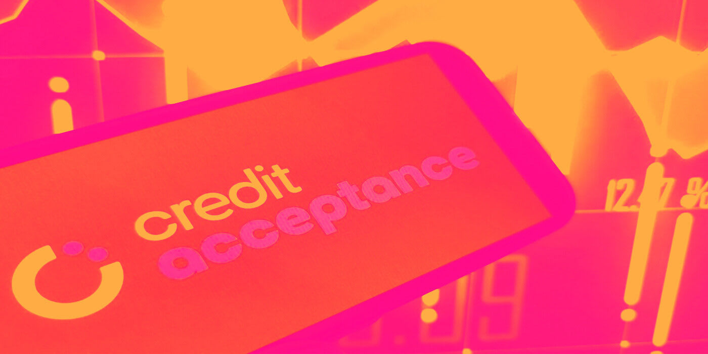 3 reasons to avoid CACC and 1 stock to buy instead